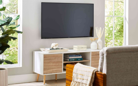 How High Should Your TV be Mounted? | RELIANT Tech Experts