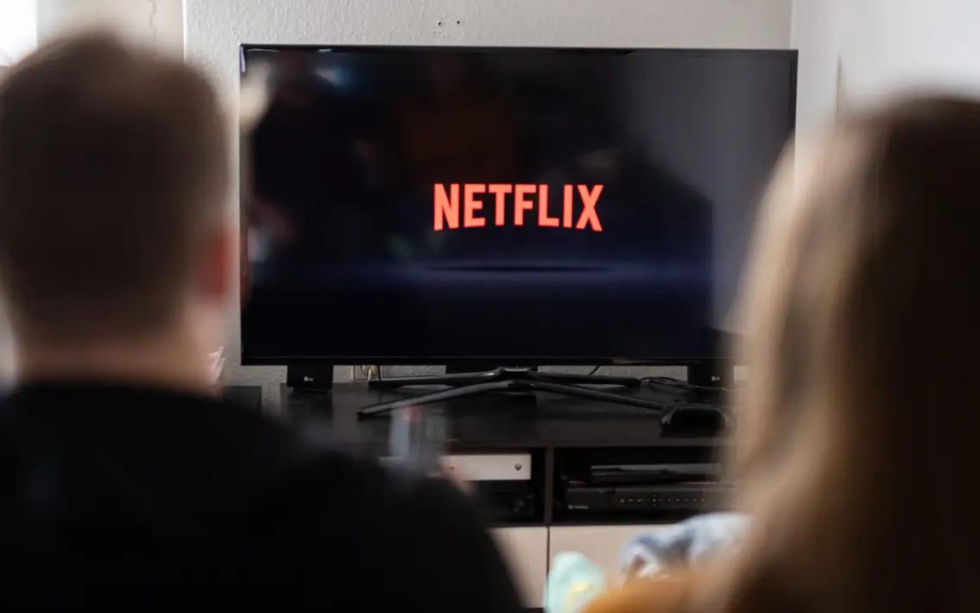 How To Log Out Of Netflix On Your TV | RELIANT