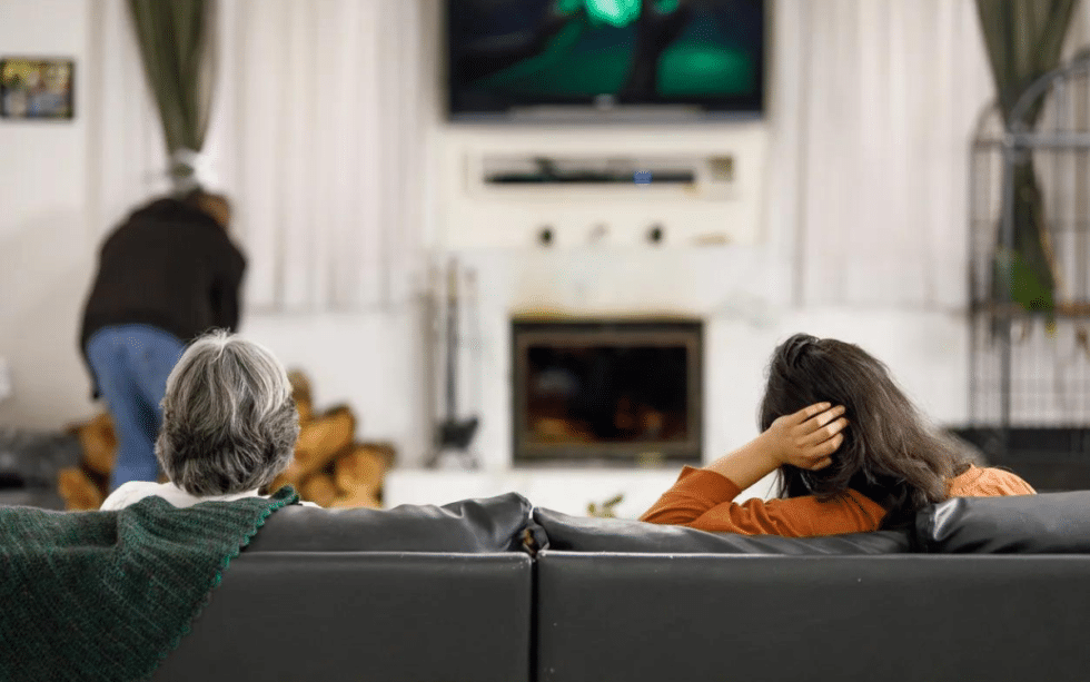 TV Viewing Angles: Wide vs Narrow | RELIANT